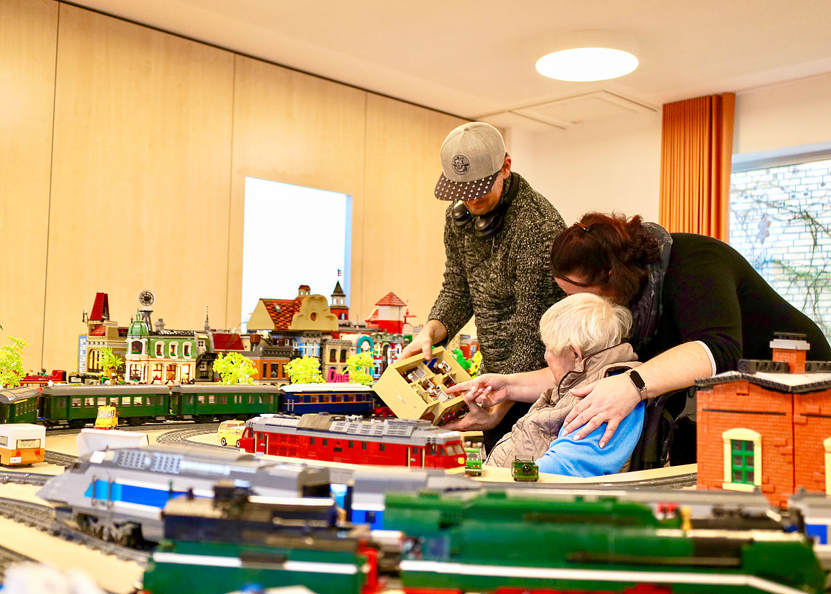 Die bunte Welt der LEGO-Bausteine: Ausstellung in der ...